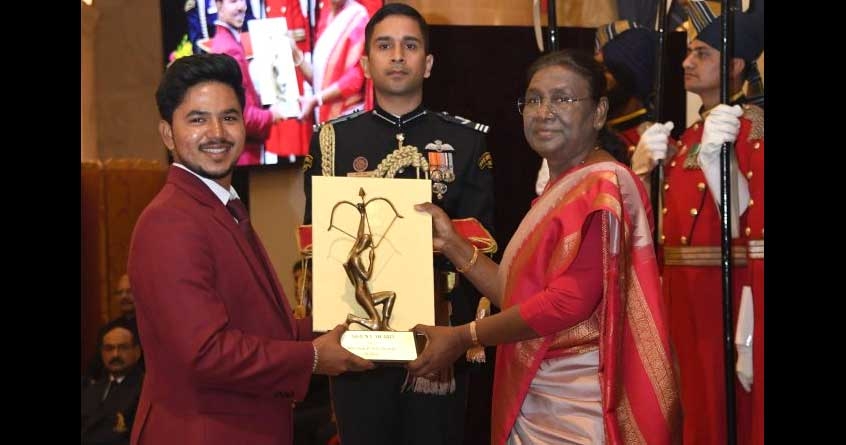 अर्जुन अवॉर्ड से नवाज़े गए ओजस देवतले - अभिजीत भारत | Abhijeet Bharat ...